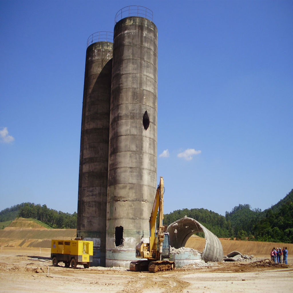IMPLOSÃO DE SILOS – Desmontec